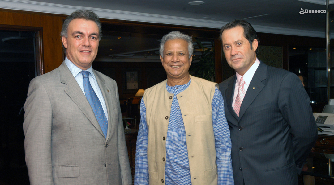 Luis Xavier Lujan, Muhammad Yunus y Juan Carlos Escotet Rodríguez