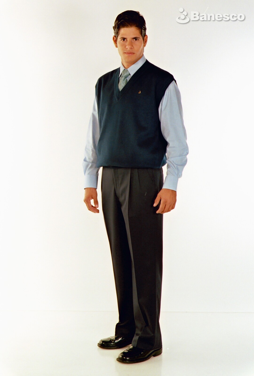 Uniforme Corporativo Casual Red de Agencias. Vista Caballero
