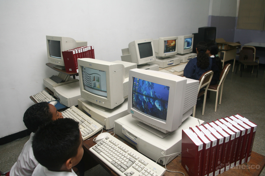 Donación de 6 computadoras